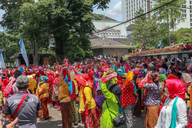 Bandung, Indonesian - November 03 2019: Celebration Ethnic Java Dance ...