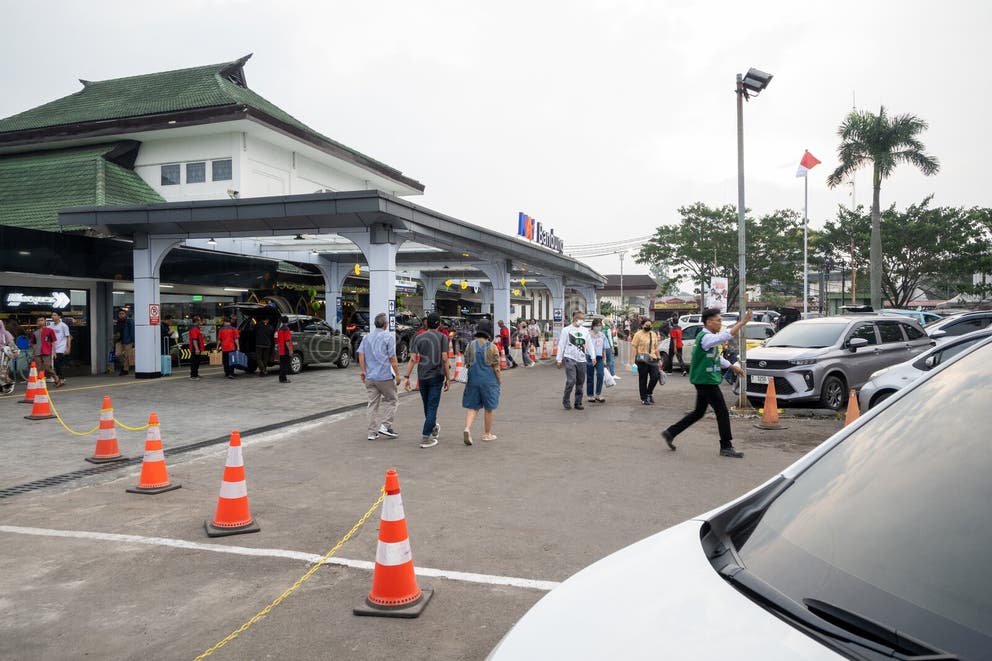 Bandung Train Station, West Java, Indonesia. Editorial Stock Image ...