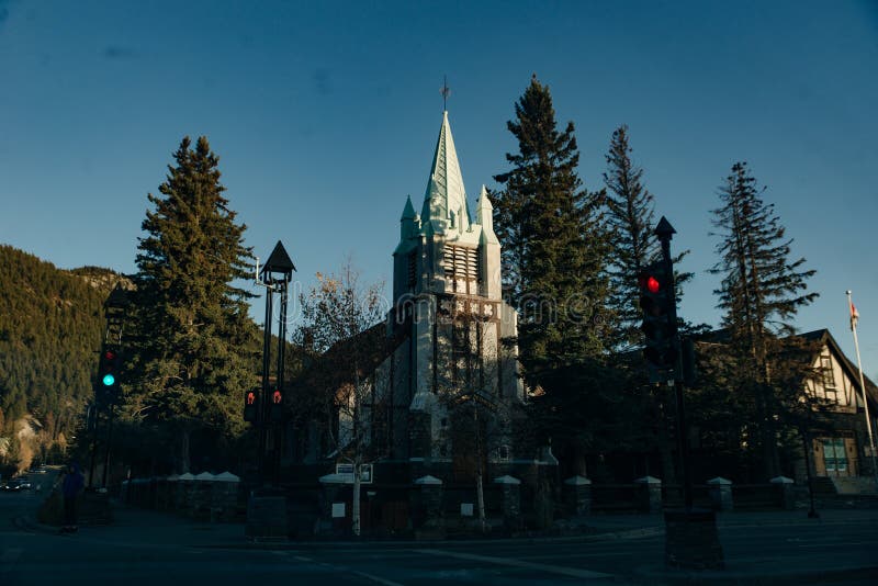 BANFF, ALBERTA, CANADA -dec, 2019 Scenic Street View of the Banff ...