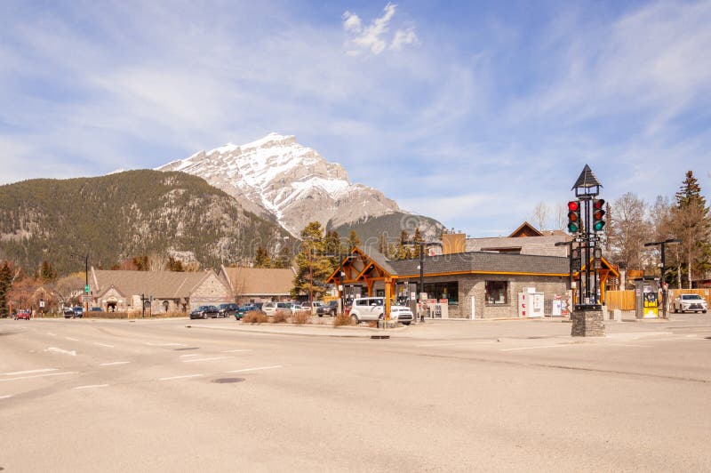 BANFF, ALBERTA, CANADA - MAY 11, 2019: City of Banff Editorial ...