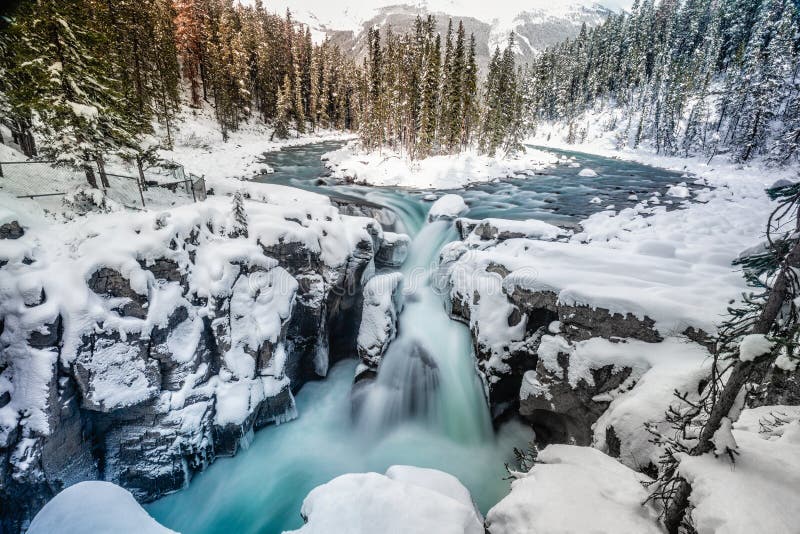 885 River Bow Fall Banff Canada Stock Photos - Free & Royalty-Free ...