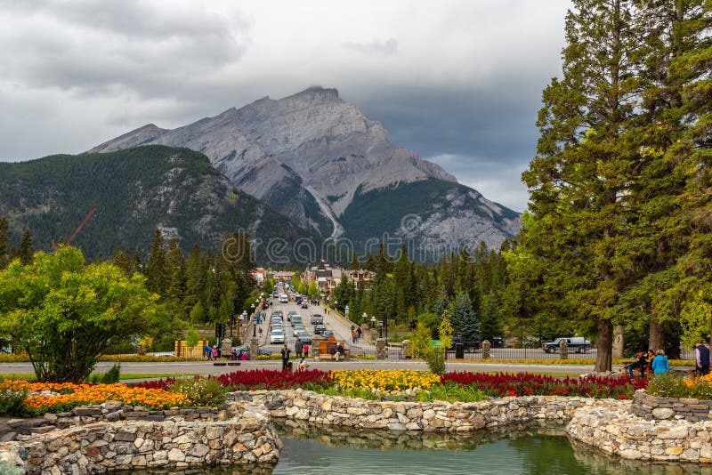 Banff town, Canada editorial stock photo. Image of nature - 184930933
