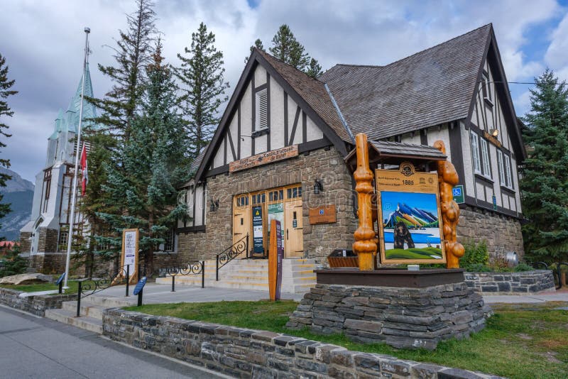 Banff Visitor Centre on Banff Avenue Editorial Photo - Image of ...