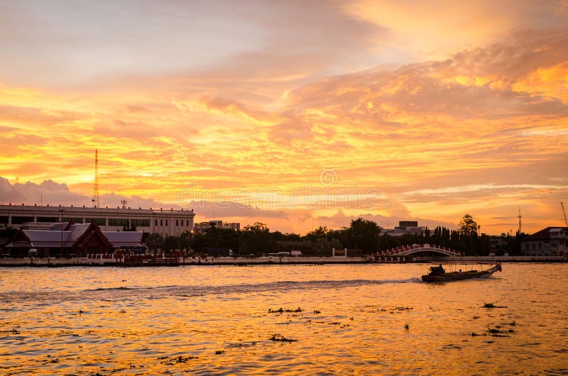 Bangkok, Beautiful Dramatic Sunset Stock Image - Image of bangkok ...