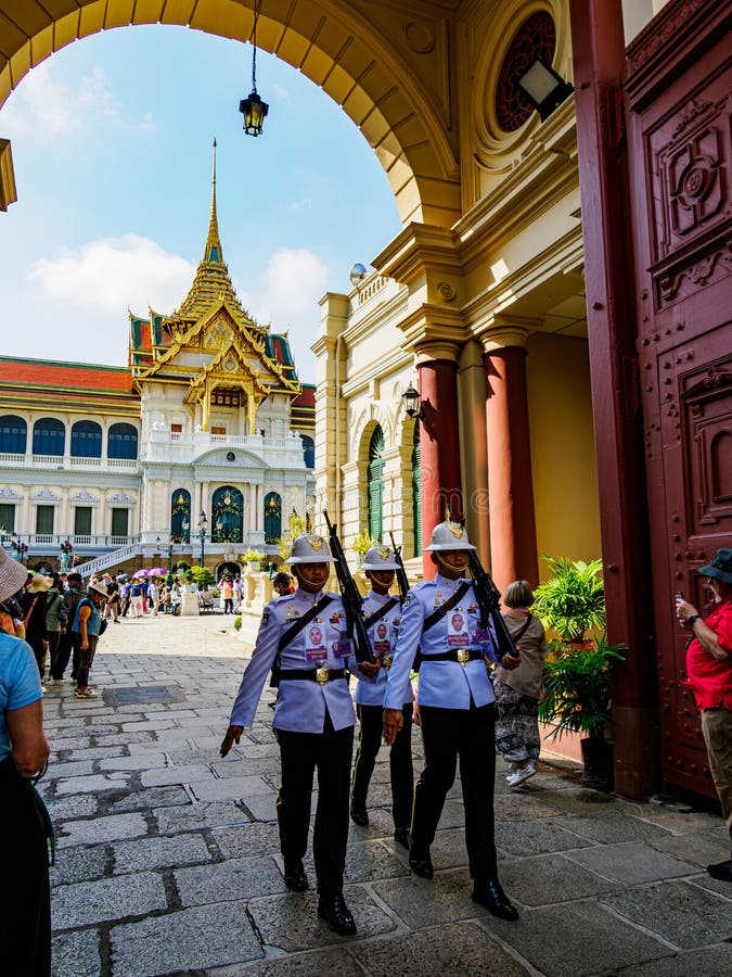 Soldiers Changing the Guard at the Grand Palace, Bangkok, Thailand ...