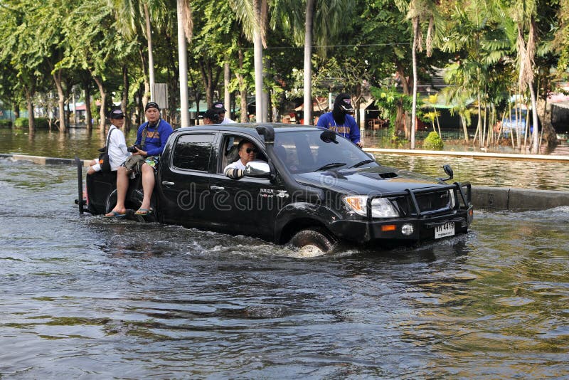 Flood Rescue editorial image. Image of evacuated, flooding - 25181630
