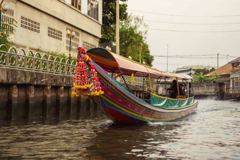 Bangkok Klongs - Wooden Boat Editorial Photo - Image of culture, phraya ...