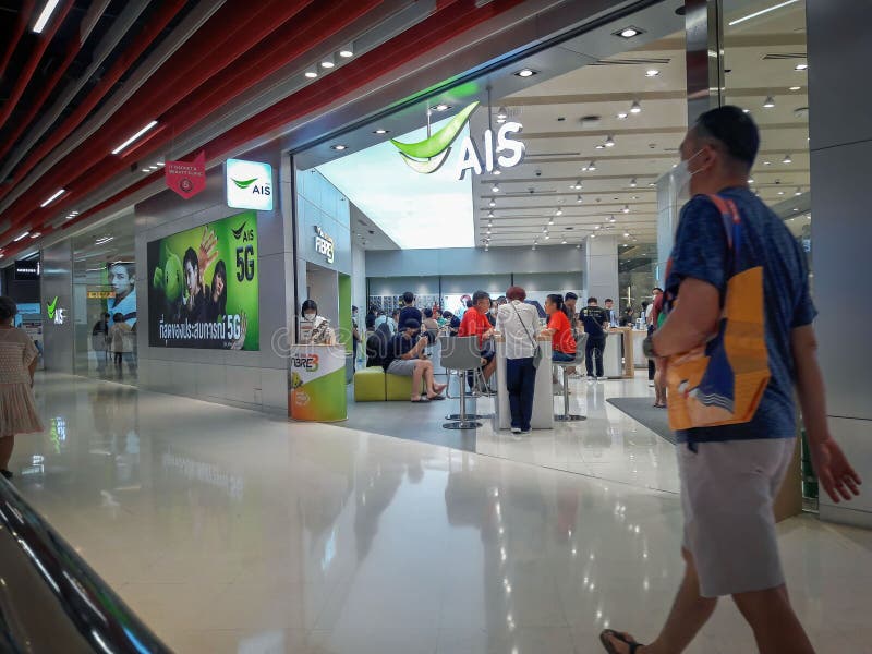 Bangkok, Thailand - April 28, 2024: Customers Exploring the Latest ...