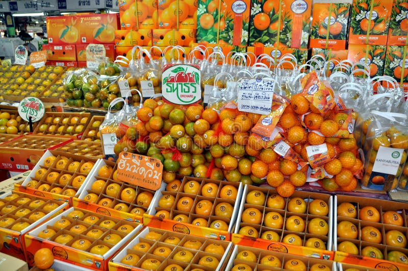 Bangkok, Thailand: Fresh Oranges at Market Editorial Photo - Image of ...