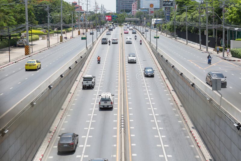 Bangkok Tunnel Intersection with Traffic Jam at Siam, Technology Stock ...