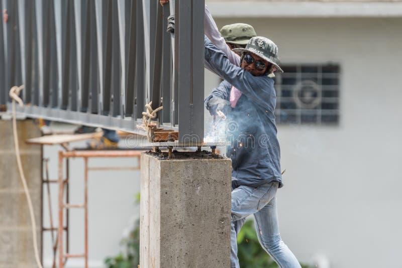 People Construction Worker at Construction Site Editorial Photography ...