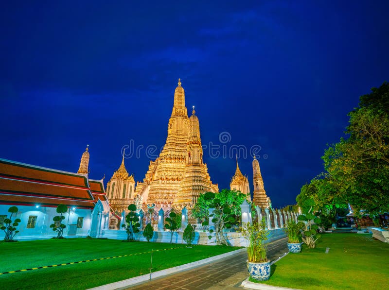 Wat Arun at the Night View. Editorial Stock Photo - Image of oriental ...
