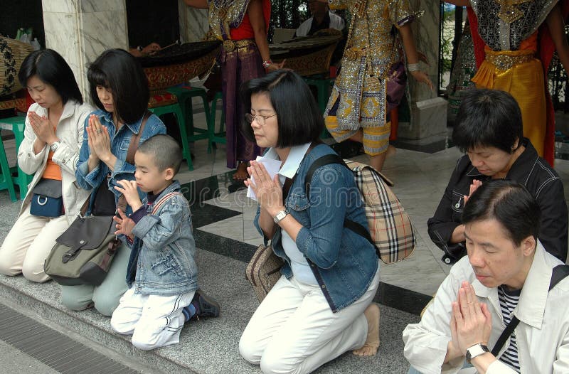 Bangkok, Thailand: People Praying at Shrine Editorial Image - Image of ...