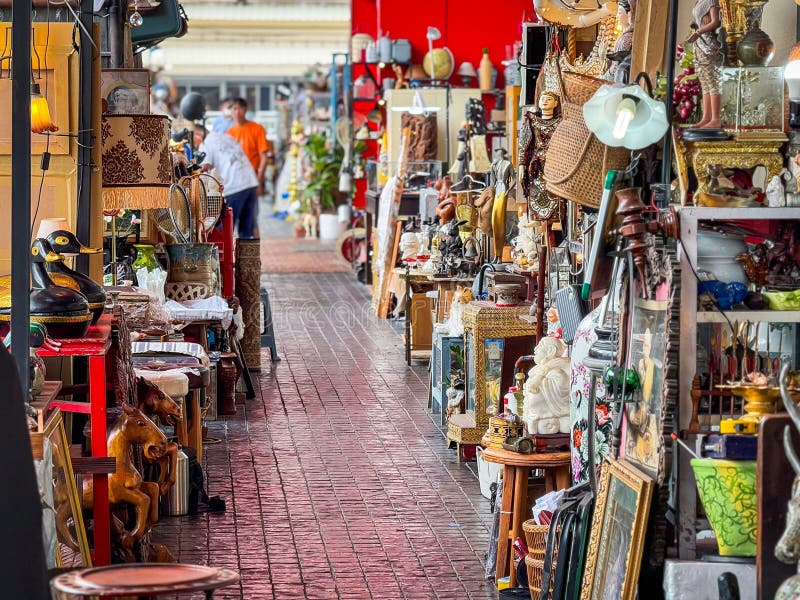 Many Second Hand Shop Old Vintage Objects and Furniture for Sale ... Many Second Hand Shop Old Vintage Objects and Furniture for Sale ...