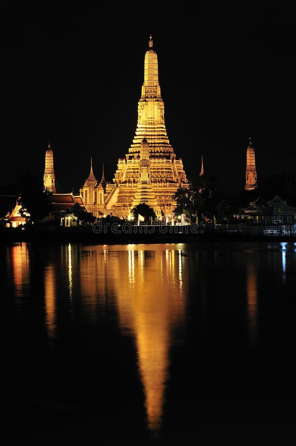Bangkok, Wat Arun at night stock image. Image of destination - 5306373