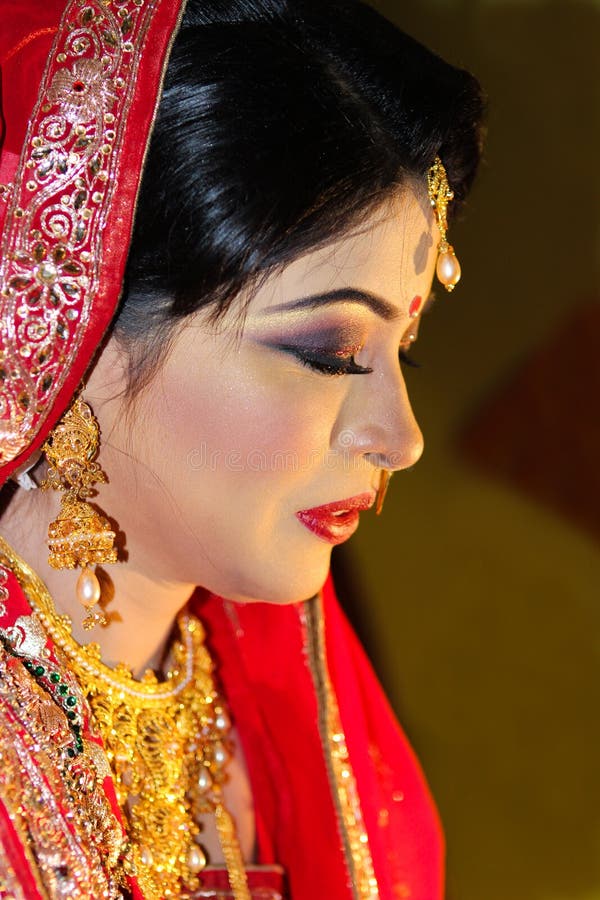 Bangladeshi Bride stock image. Image of cute, girl, bouquet - 36497189