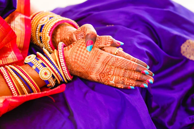 Bangles bride hand stock photo. Image of hindu, couple - 143234452