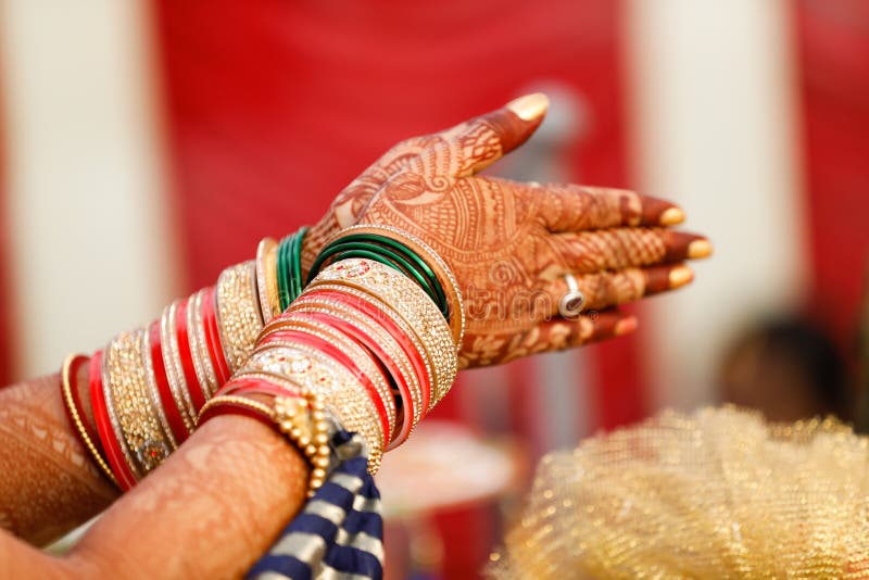 Bangles bride hand stock photo. Image of jewellery, love - 143252854