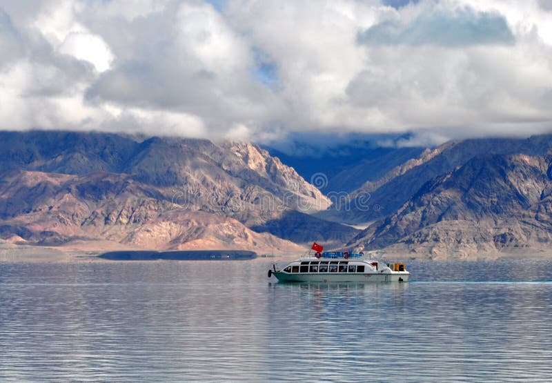 Bangong Lake stock photo. Image of dark, bless, narrow - 26015638