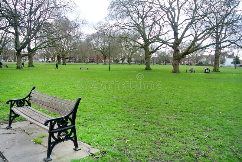Bank im Park stockfoto. Bild von europa, london, herbst - 100780414