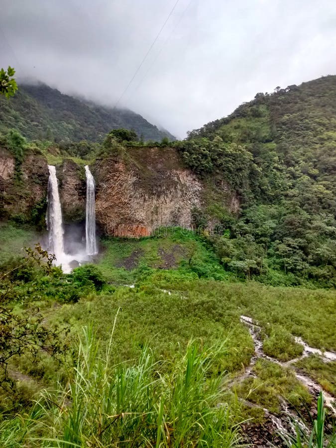 Banos De Agua Santa, Ecuador Fotografia Stock - Immagine di nave ...
