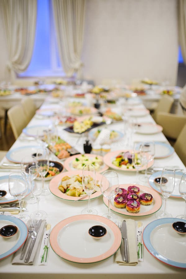 Banquet Wedding Table Setting on Evening Reception Stock Image - Image ...