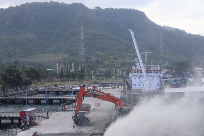 Bulk Clinker Cargo Stock Photos - Free & Royalty-Free Stock Photos from ...