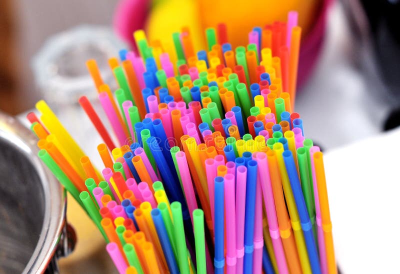 Pailles dans une glace photo stock. Image du coloré, pailles - 2918092