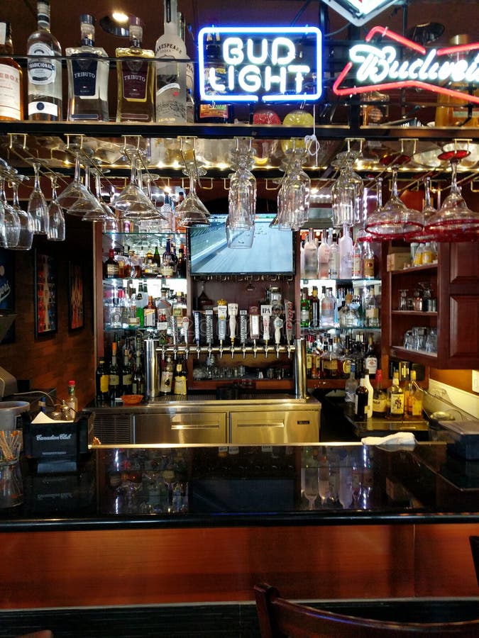 Bar editorial stock photo. Image of classy, simple, drinks - 99989033