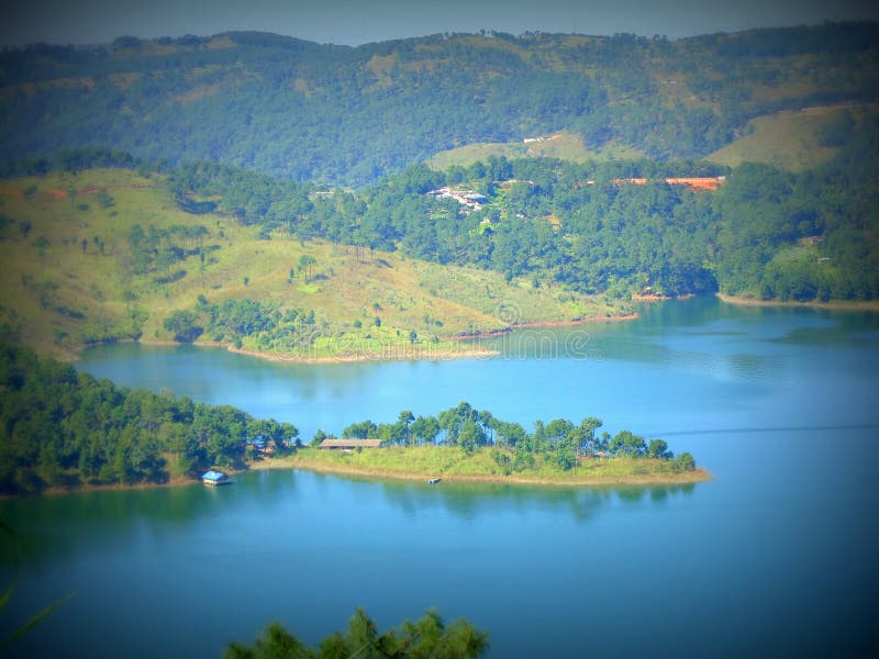 Barapani foto de archivo. Imagen de oasis, proyecto, lago - 63336506