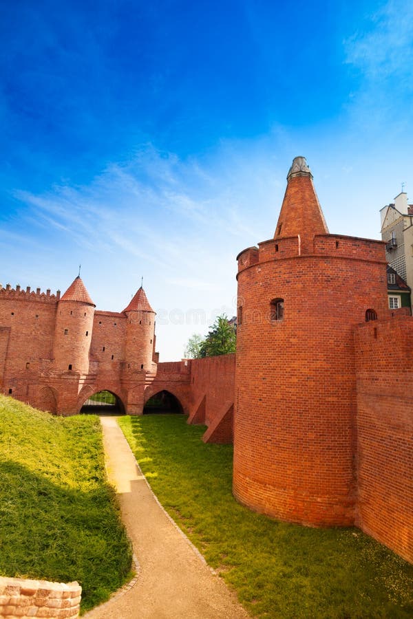 Barbacane - Vieille Fortification à Varsovie Photo stock - Image du ...