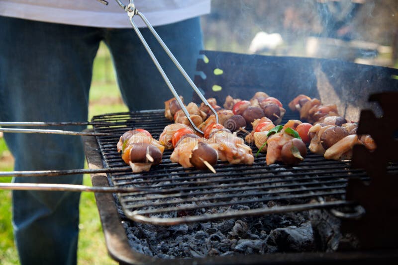 Barbecue de source photo stock. Image du incendie, flamme - 24012736