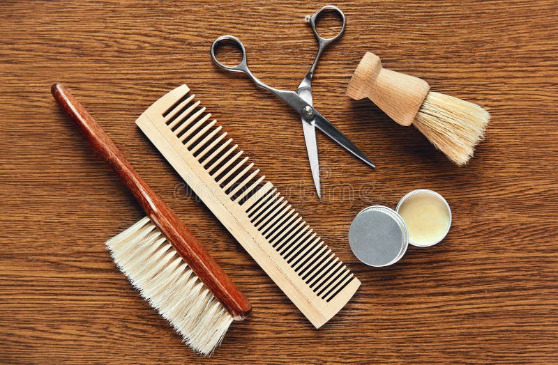 Barber Tools on Wooden Background Fotografia Stock - Immagine di ...
