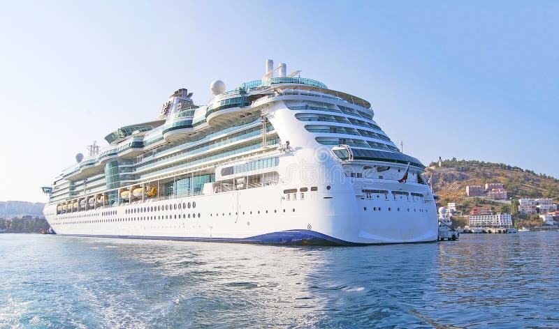 Barca Di Crociera Nel Mare Di Aegan Fotografia Stock - Immagine di ...