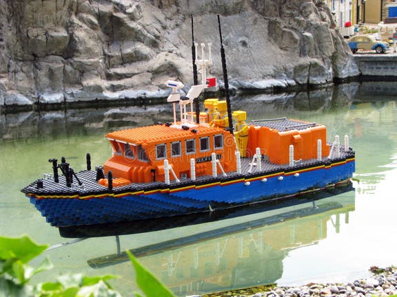 Barca Lego fotografia editoriale. Immagine di distendasi - 19853332