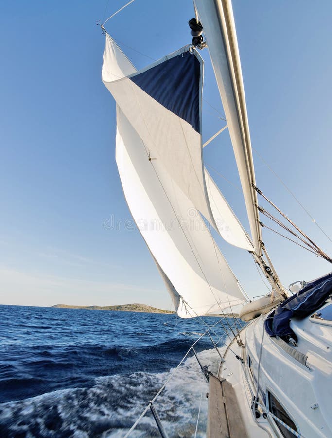 Barca a vela immagine stock. Immagine di avvicinamento - 16481939