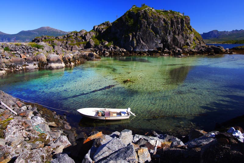Panorama Della Costa Di Senja Di Estate (Norvegia) Immagine Stock ...