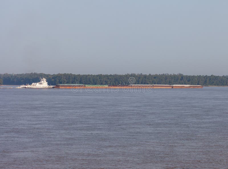 Barca no rio Mississípi foto de stock. Imagem de rebocador - 102903426
