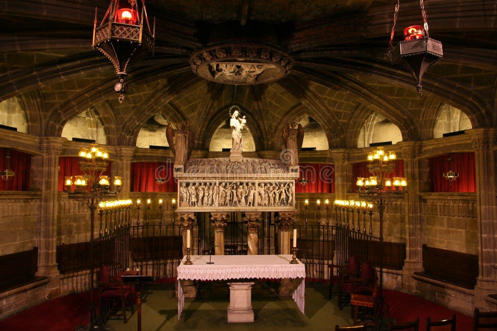 Barcelona / Catedral Crypt stock photo. Image of columns - 16055884