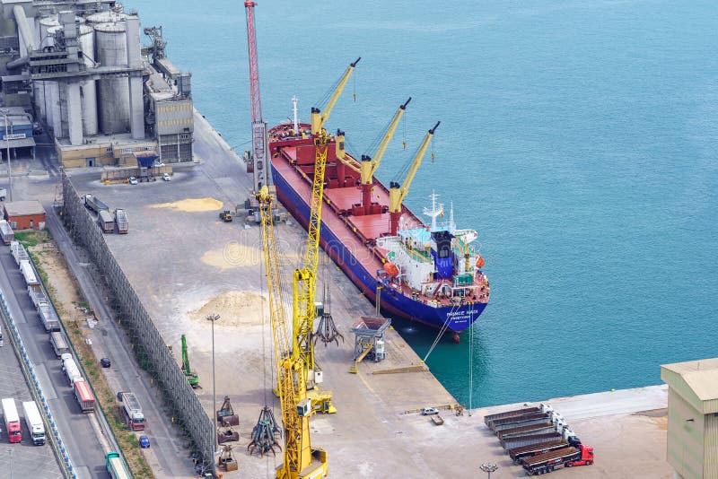 Barcelona Harbor, Spain, August, 25, 2022: Ship of Raw Materials ...