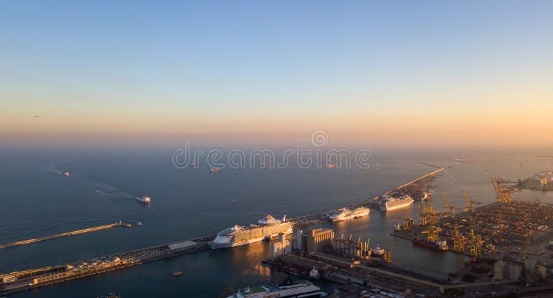 Barcelona harbour editorial photo. Image of downtown - 135002311