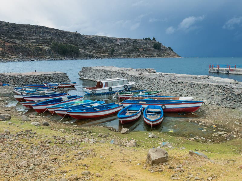 Barche Da Pesca Sul Lago Titicaca, Perù Immagine Stock - Immagine di ...