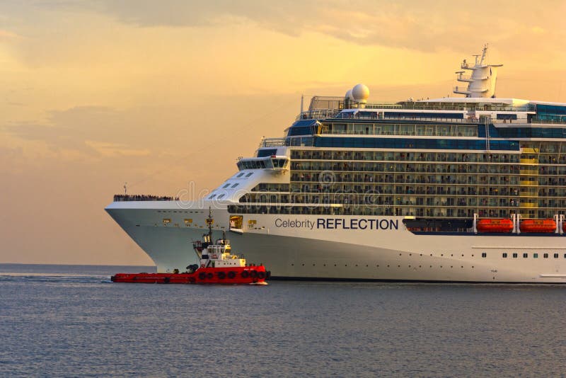 Barco de cruceros moderno imagen editorial. Imagen de carta - 61103680