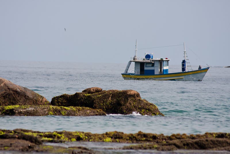 Barco De Fisher Em Trindade Sao Paulo Foto de Stock - Imagem de brasil ...