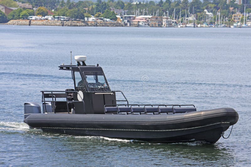 Barco de motor foto de stock. Imagem de terra, preto - 97547870