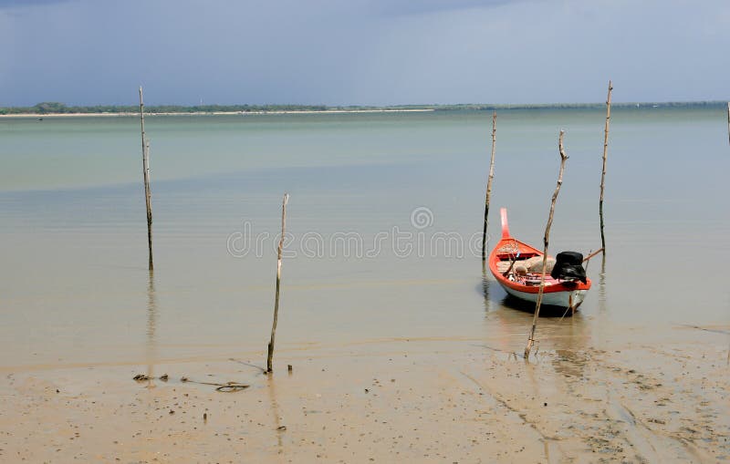 Marea muerta imagen de archivo. Imagen de cubo, relaje - 14831603