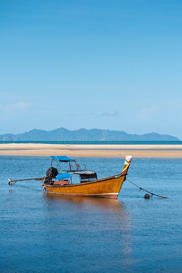 Barco no mar imagem de stock. Imagem de barco, exterior - 63428943
