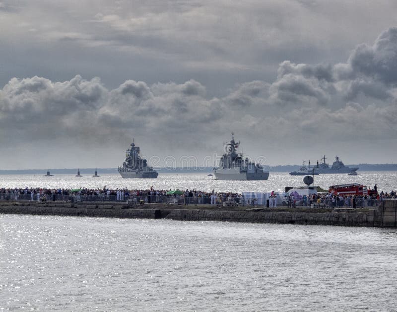 Barcos De La Armada Militares Imagen de archivo - Imagen de golfo ...