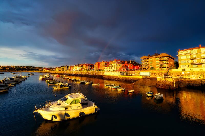 Neguri De Guecho Con La Luz Eautiful Imagen de archivo - Imagen de ...