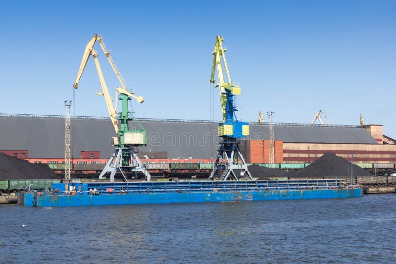 590 Coal Barge Loading Stock Photos - Free & Royalty-Free Stock Photos ...